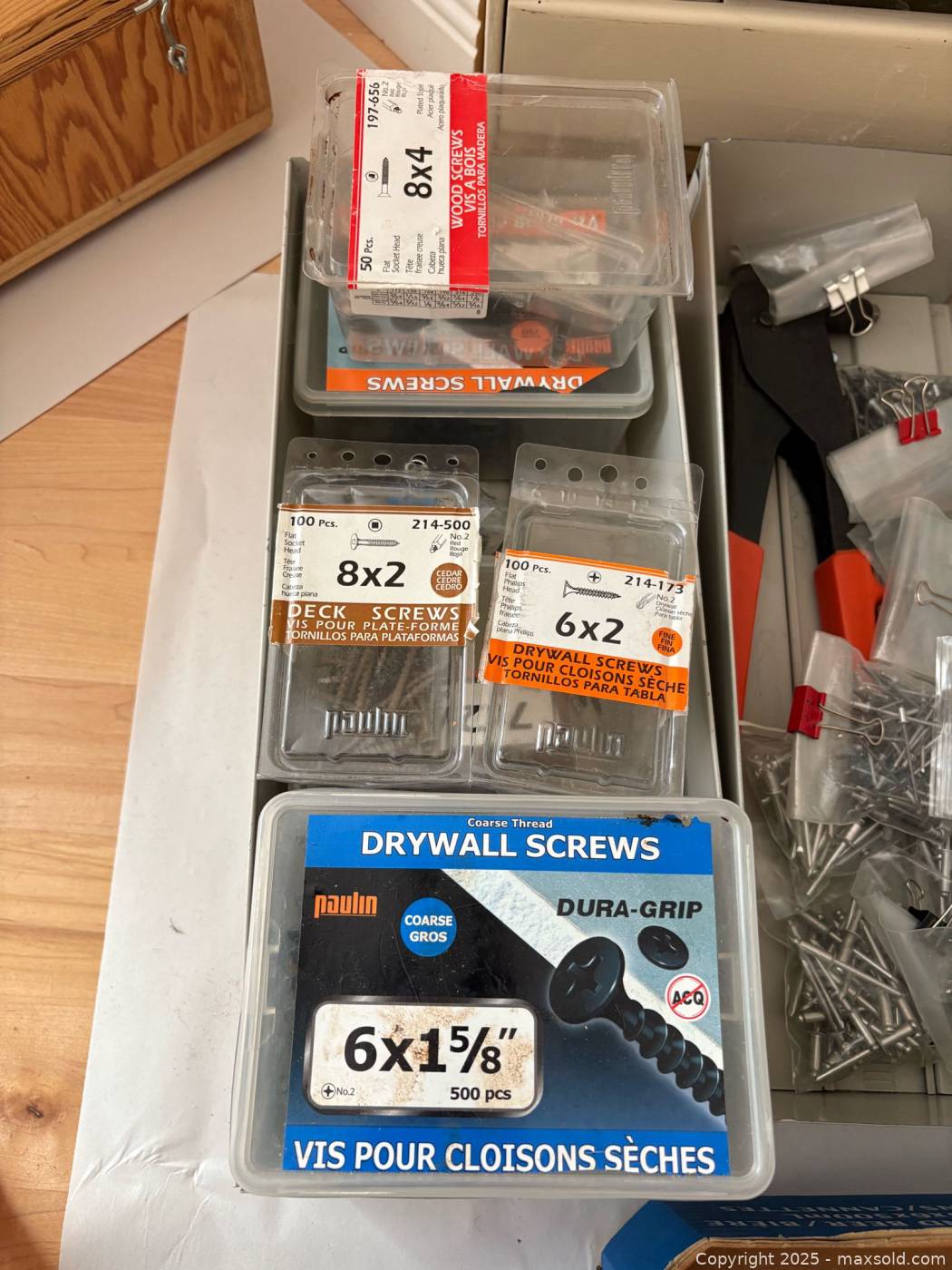 Thermogrip glue gun, screws, tapes, hardware | Maxsold