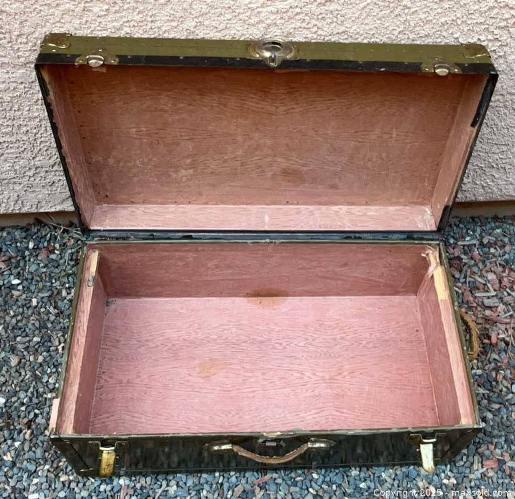 Vintage vulcanized fiber trunk | Maxsold