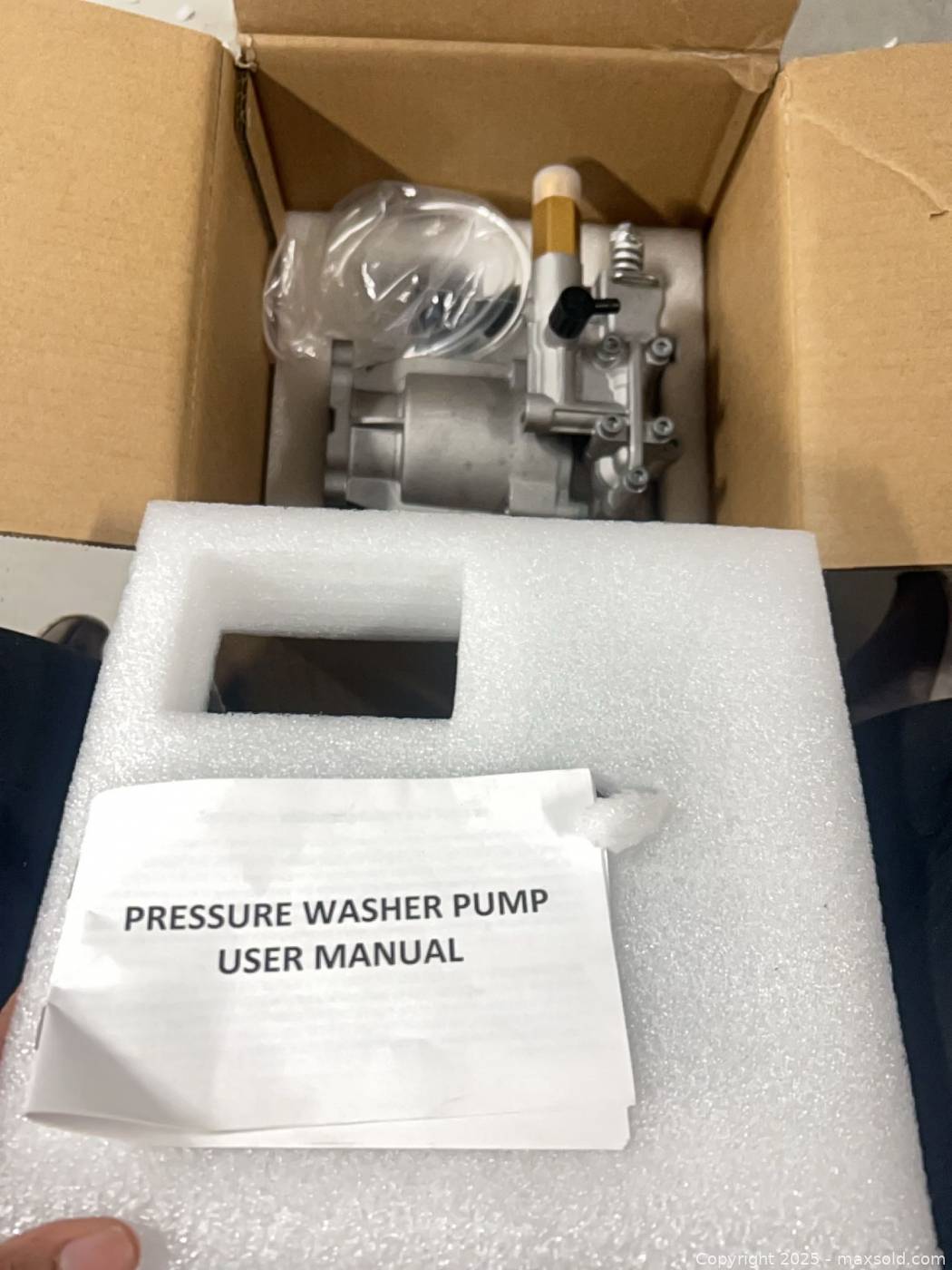 New power steering pump assembly boxed | Maxsold