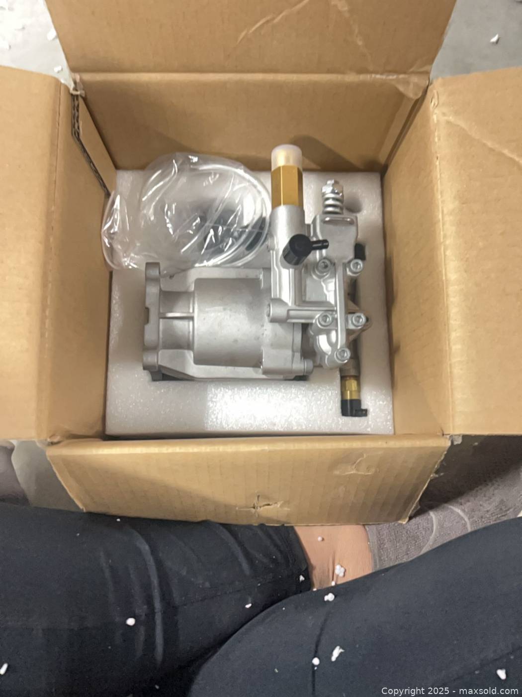 New power steering pump assembly boxed | Maxsold