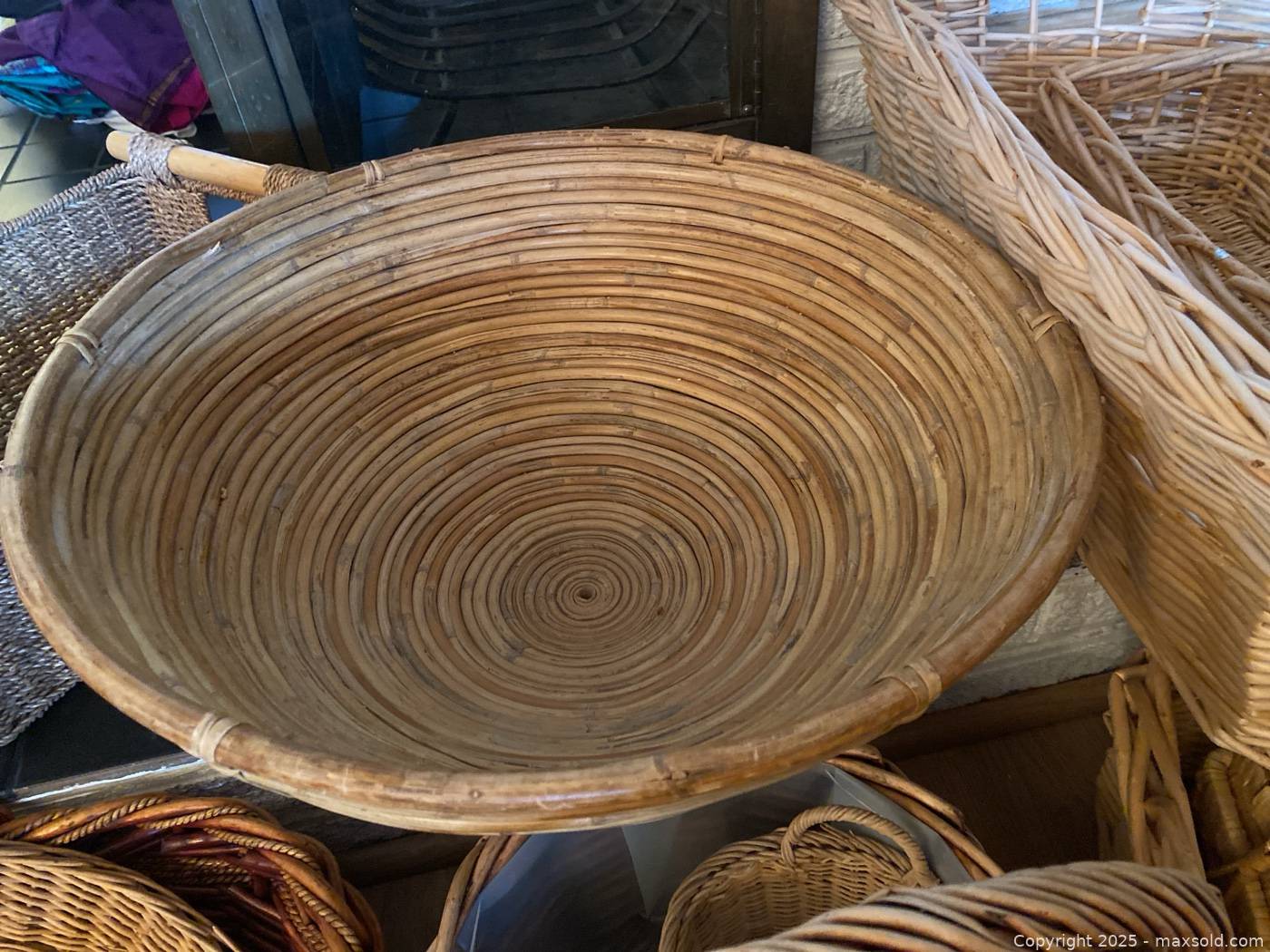 Mixed wicker and rattan baskets | Maxsold