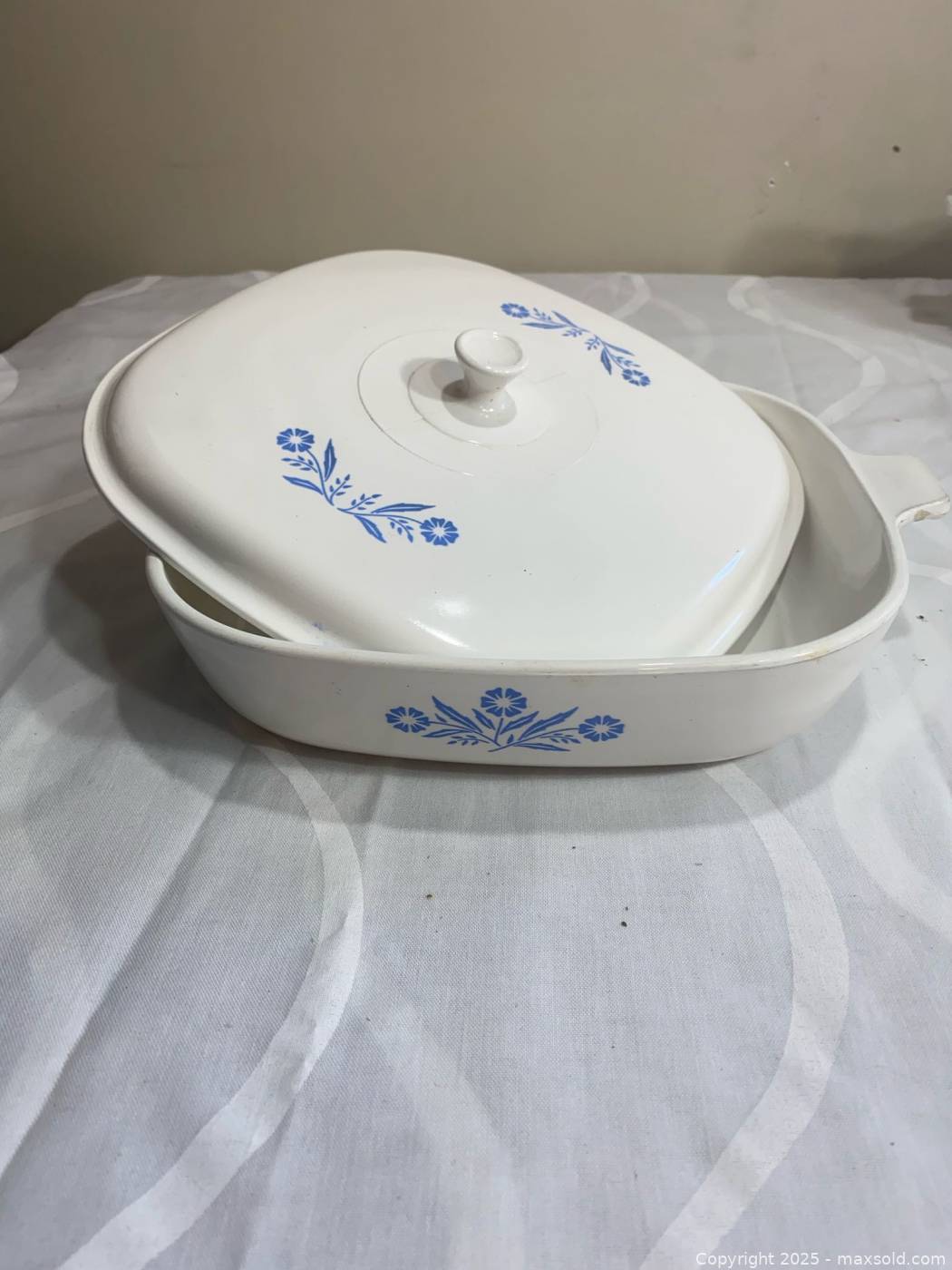 Corelle Blue Cornflower Cookware, 3 Casseroles With Lids | Maxsold