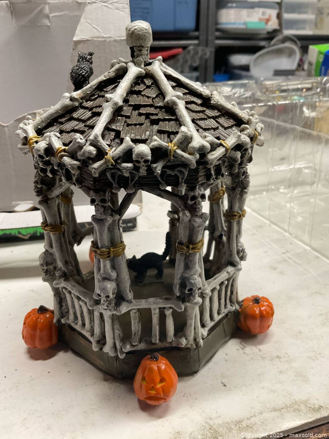 Lemax Spooky Town Skeleton Gazebo | Maxsold