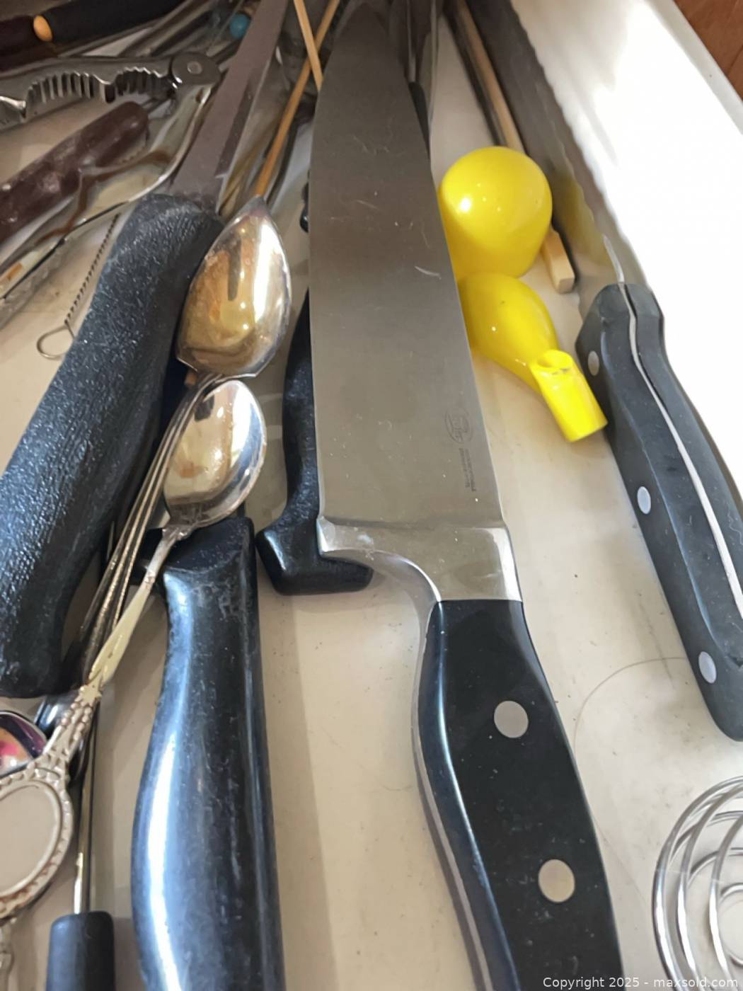 Kitchen utensil assortment | Maxsold