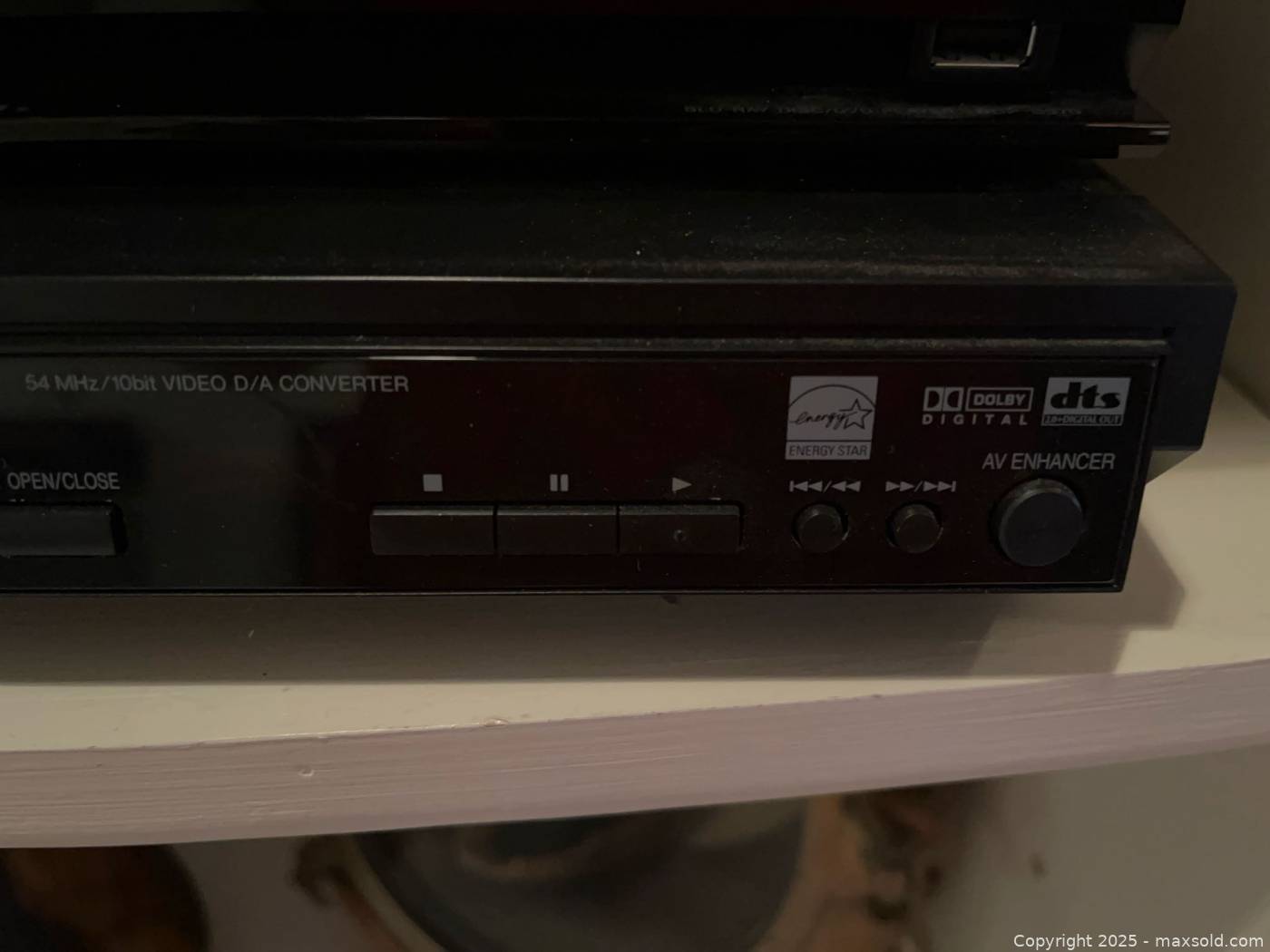 Sony BDP-S370 Blu-ray Player and Panasonic DVD-S27 DVD/CD Player | Maxsold