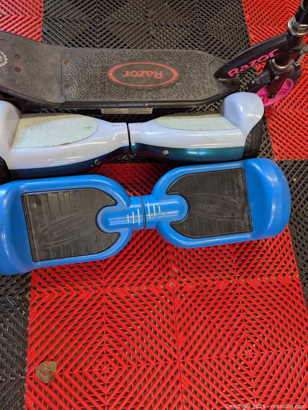 Razor electric scooter and two hoverboards | Maxsold
