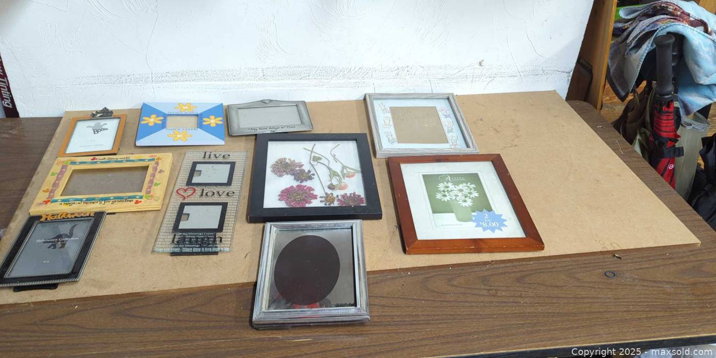 Lot of 10 assorted picture frames | Maxsold