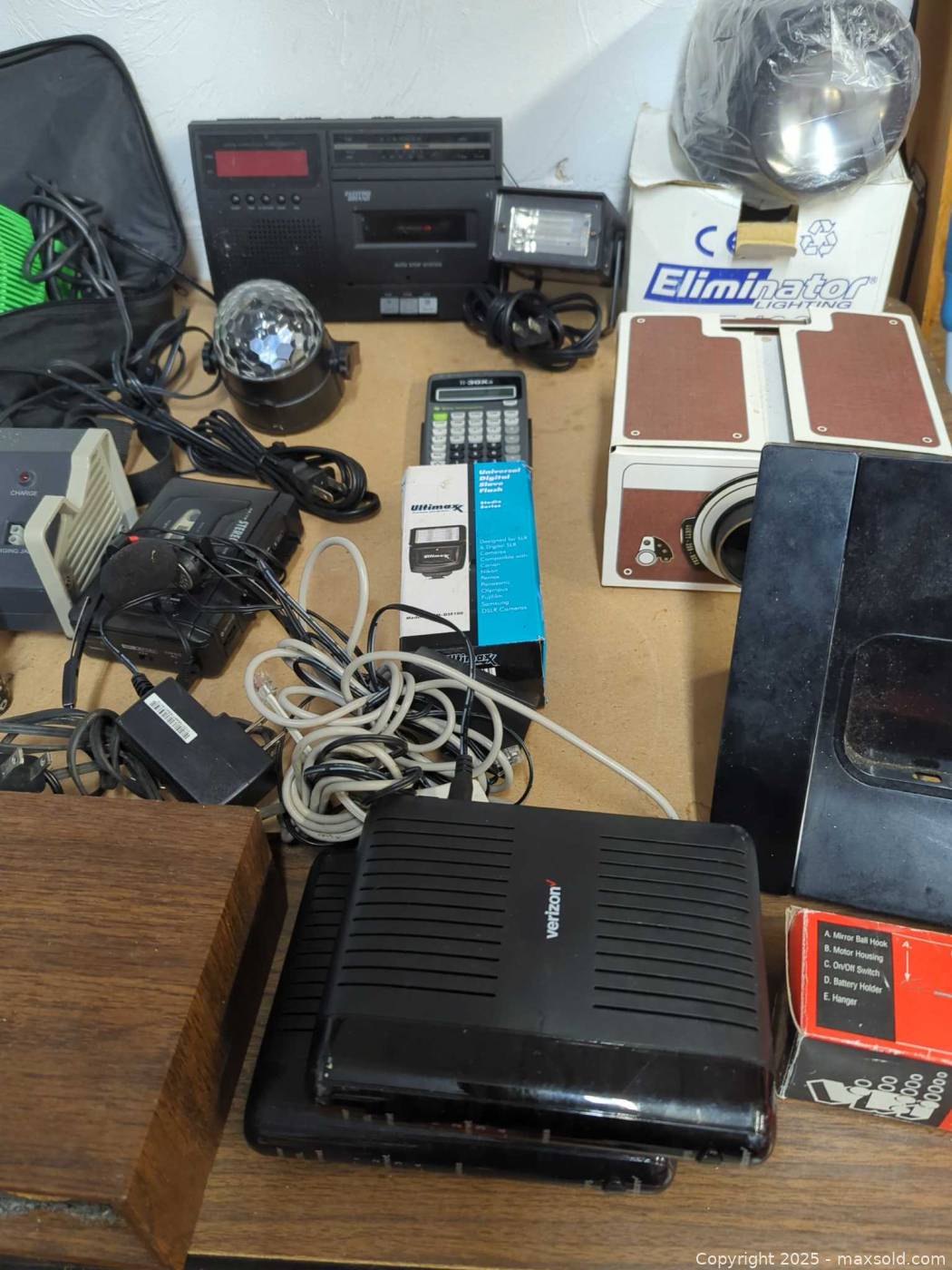 Small electronics assortment | Maxsold