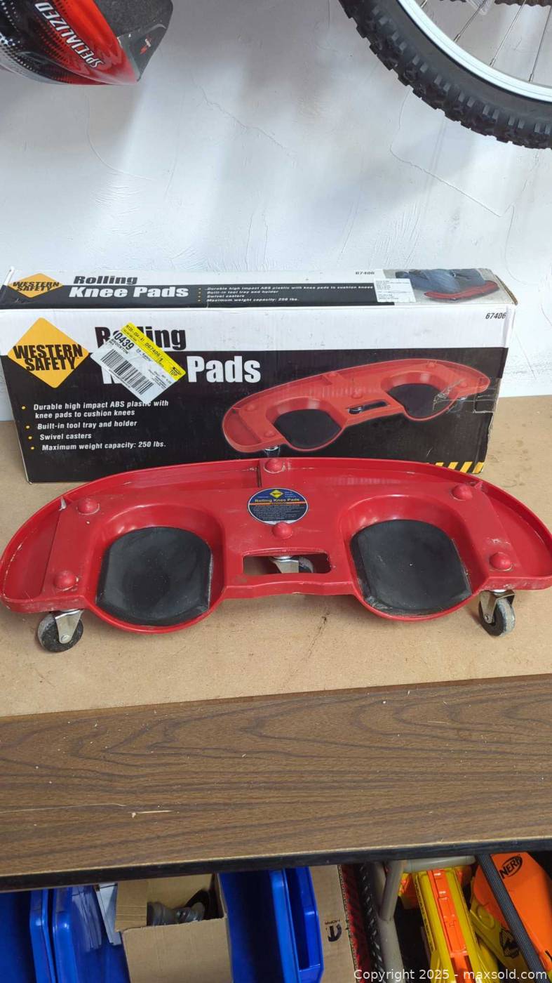 Western Safety rolling knee pads creeper | Maxsold