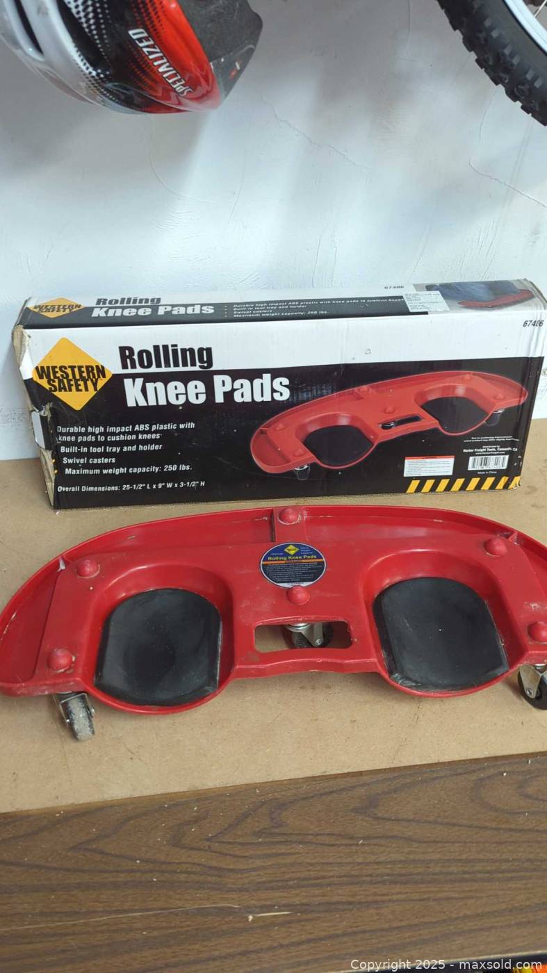 Western Safety rolling knee pads creeper | Maxsold