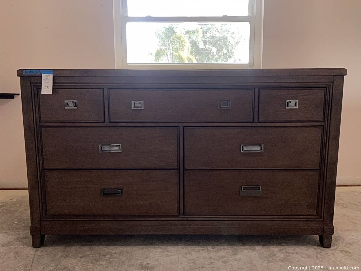 Park Studio 7-drawer dresser | Maxsold