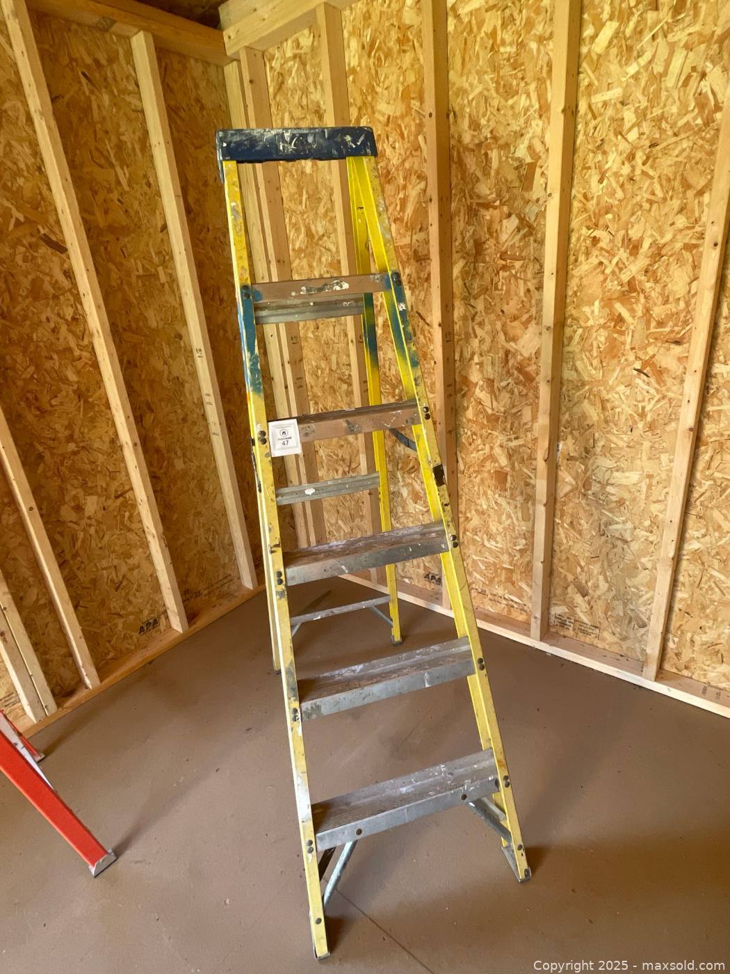 Louisville 6 ft fiberglass step ladder | Maxsold