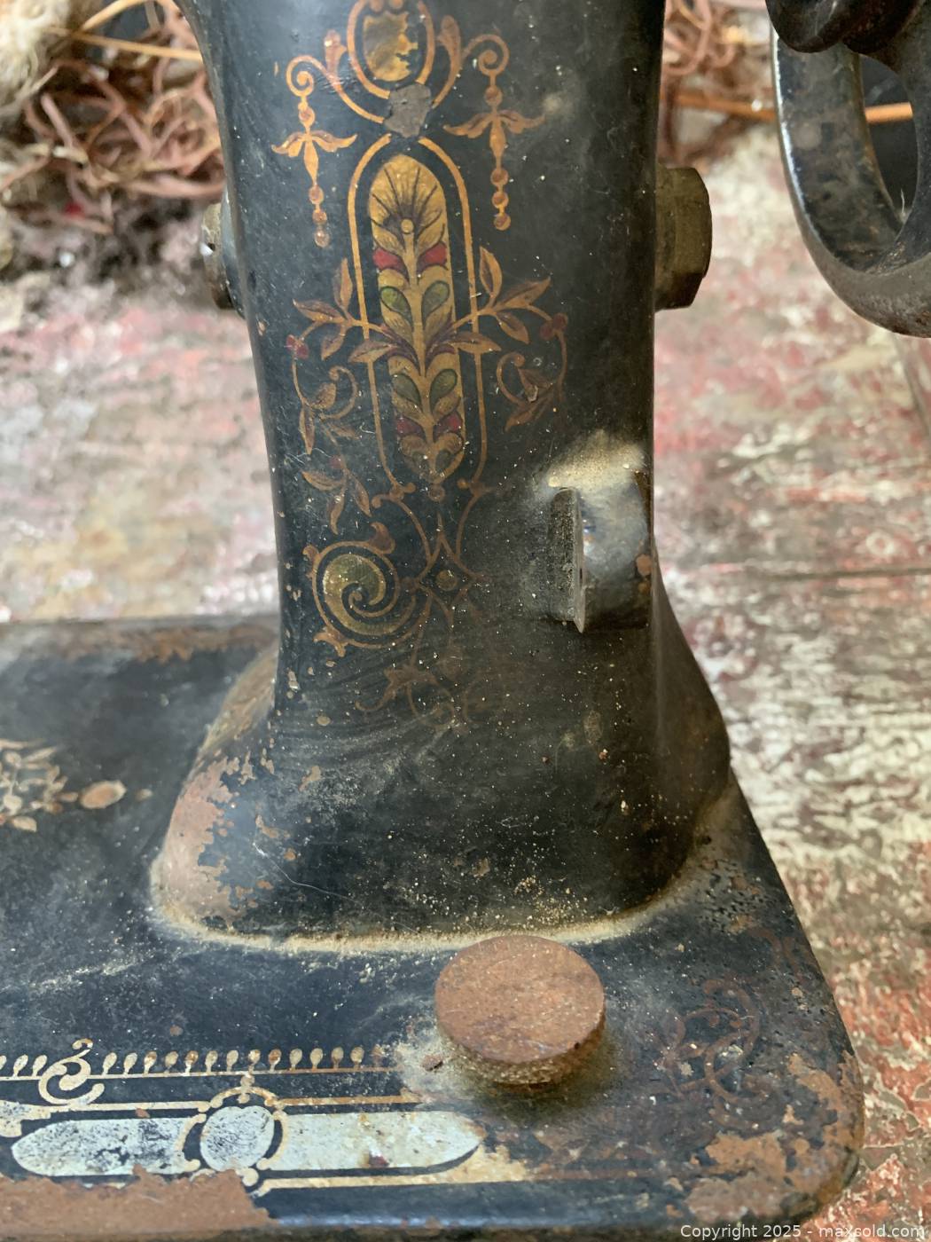 Antique New Williams sewing machine body | Maxsold