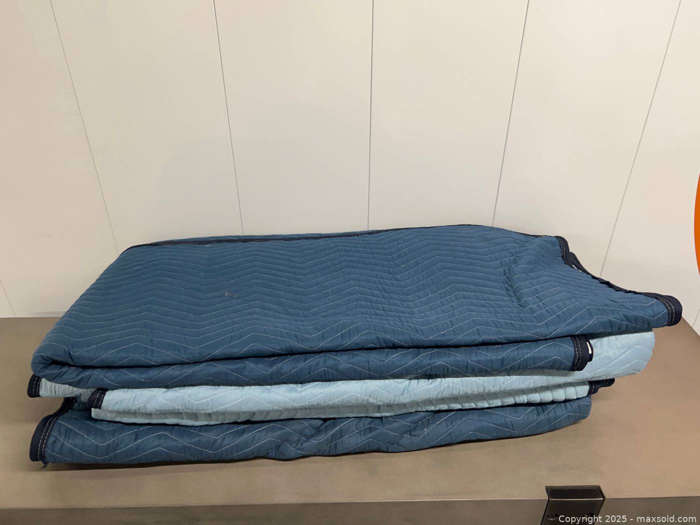 Moving blankets 5 | Maxsold