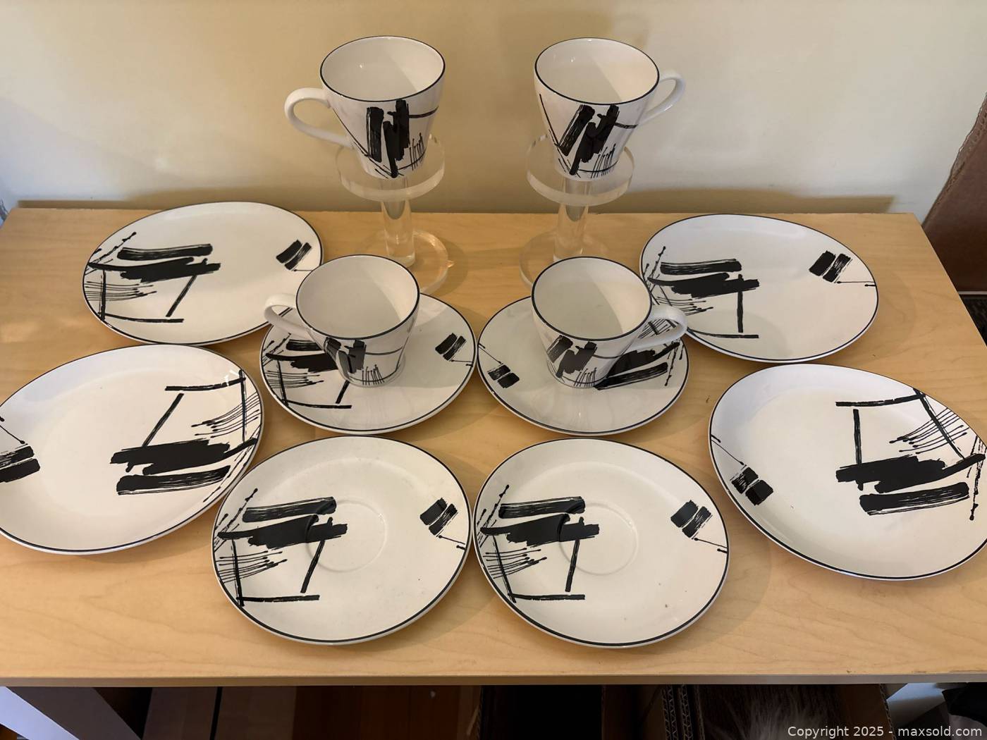 Sango Larry Laslo Calligraphy 13-Piece Dinnerware | Maxsold