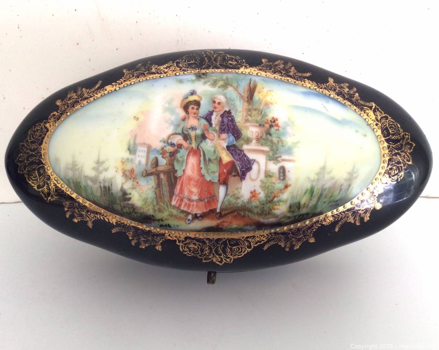 Rococo Porcelain Oval Trinket Box | Maxsold
