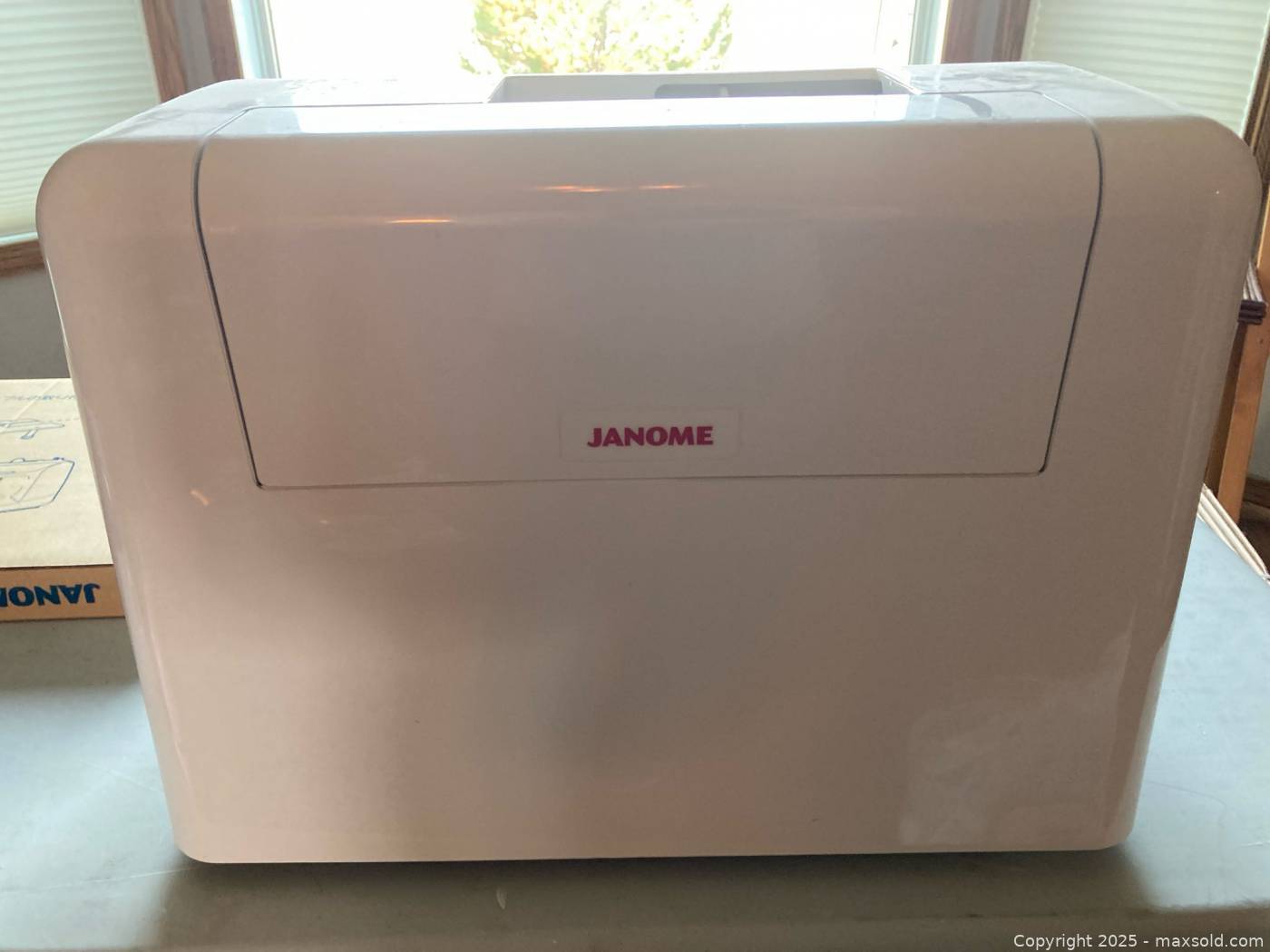 Janome Memory Craft 5200 QDC Sewing Machine | Maxsold