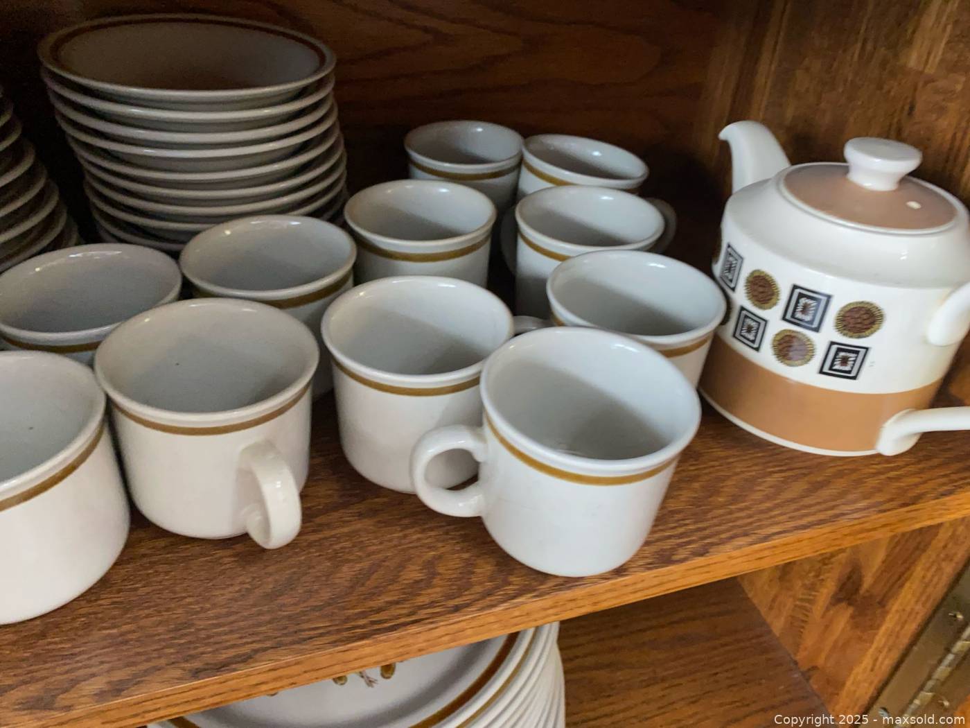 Vintage Japanese stoneware dinnerware set 40-60 pcs | Maxsold
