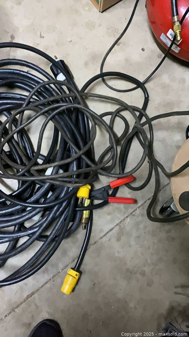 Arcweld 225A Stinger II arc welder with cables | Maxsold