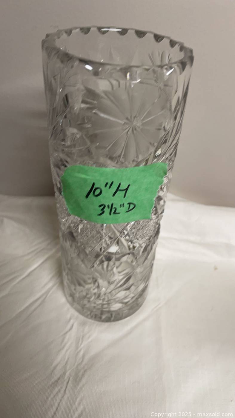Pinwheel Crystal Vase, Bowls, Pitcher & Decor, 13 Pcs | Maxsold