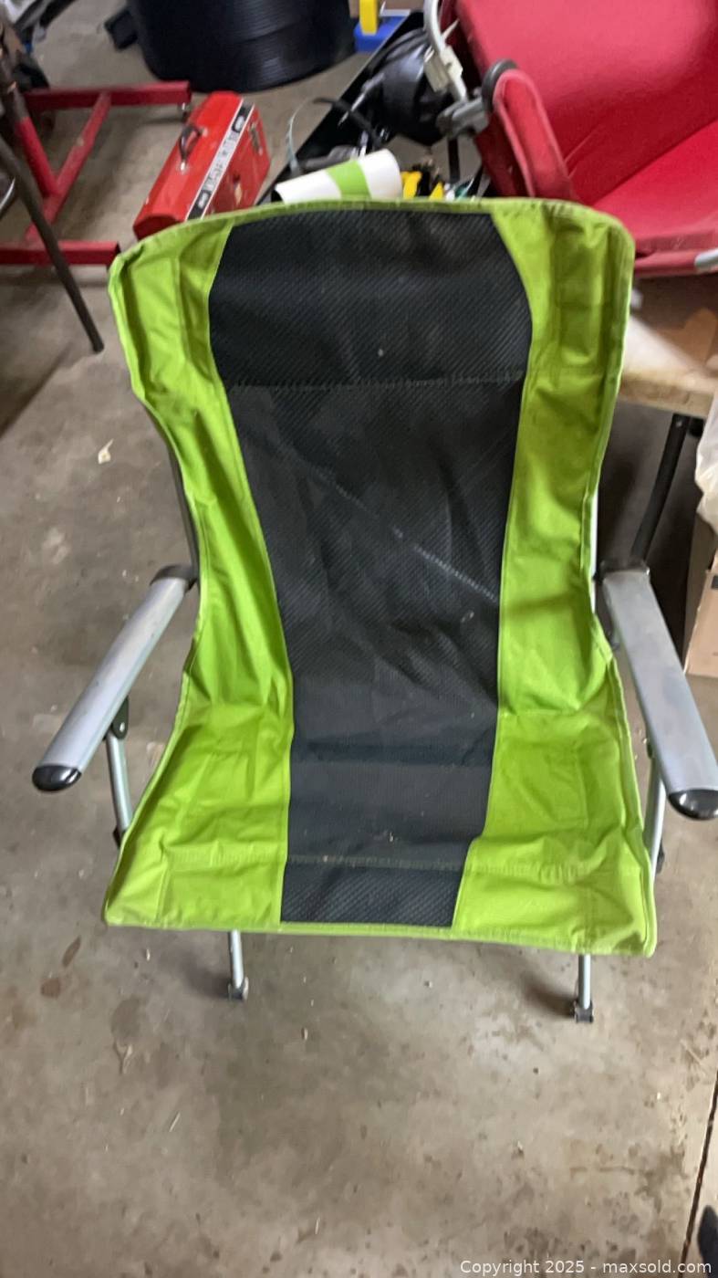 Outdoor chairs, drain diverter, tools, edging | Maxsold
