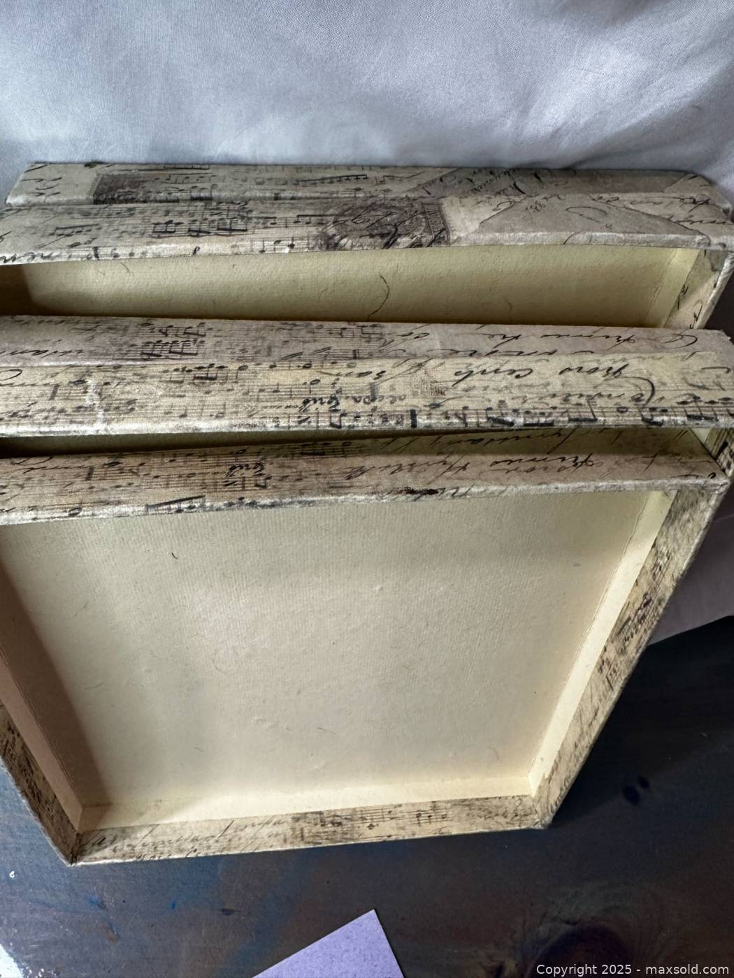 Set of 3 Cream Musical-Note Cardboard Trays | Maxsold