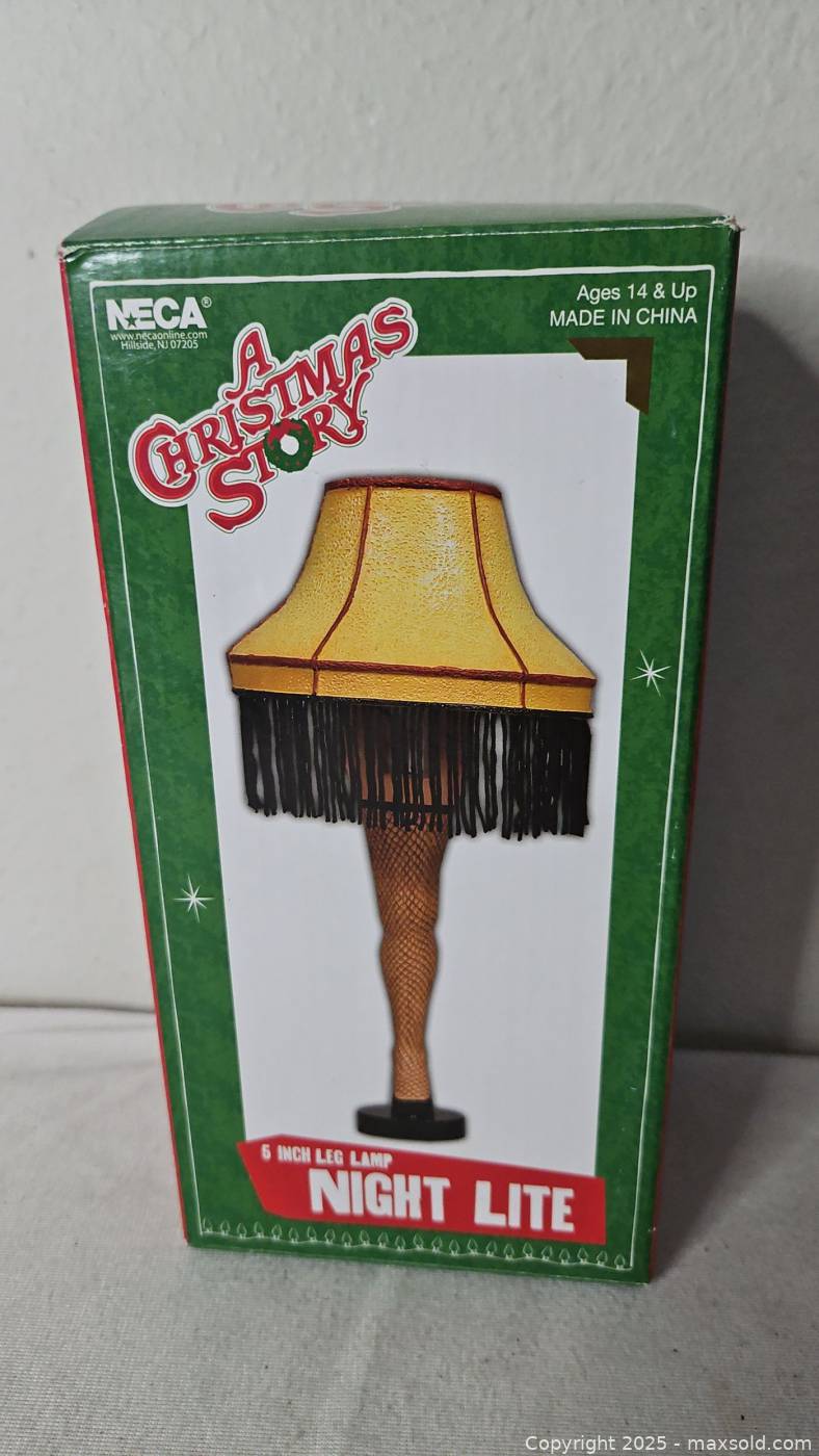 A Christmas Story 5" Leg Lamp Night Light | Maxsold