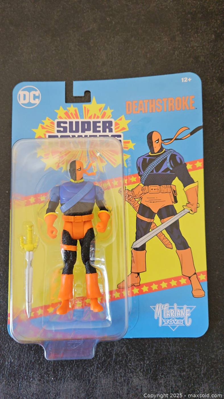 DC Comics Deathstroke Super Powers action figure | Maxsold