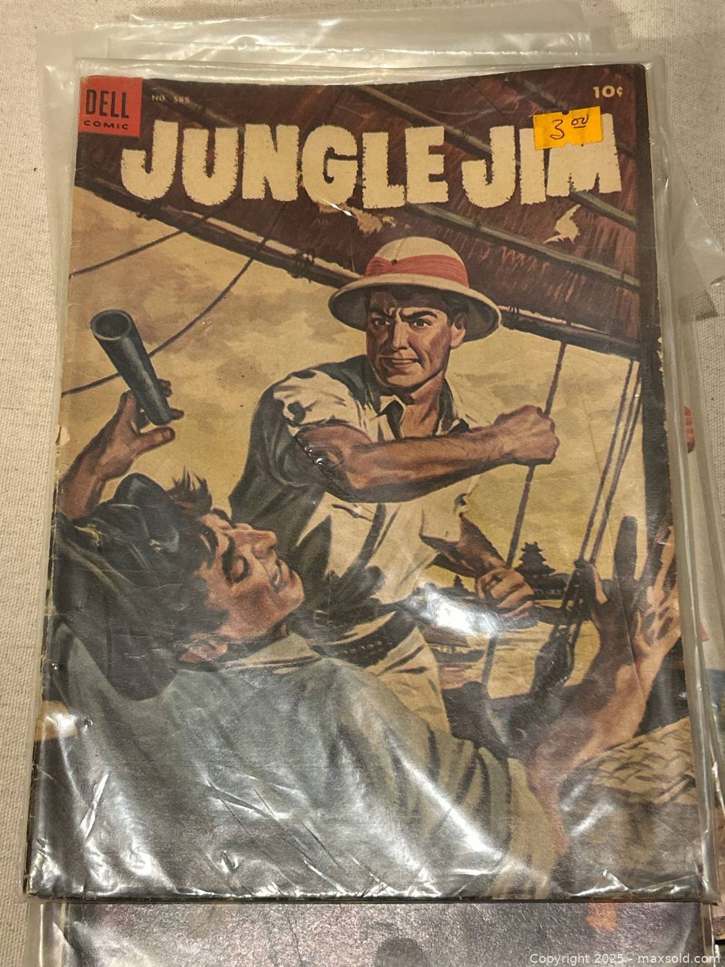 Eight vintage Dell & Classics Illustrated comic books | Maxsold