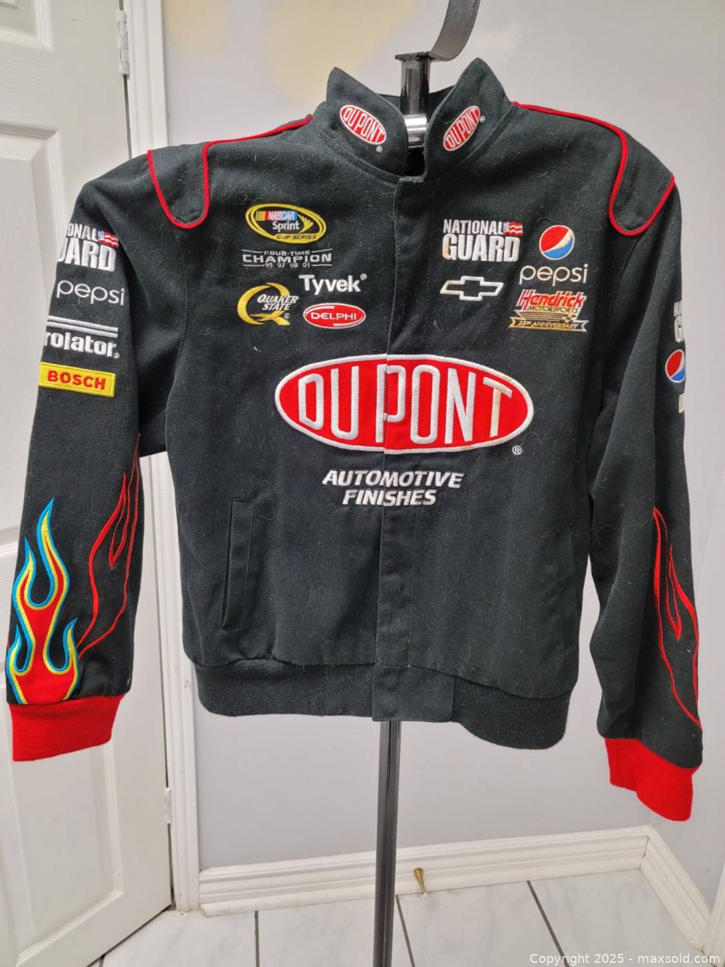 Chase Authentics Youth XL DuPont NASCAR racing jacket | Maxsold