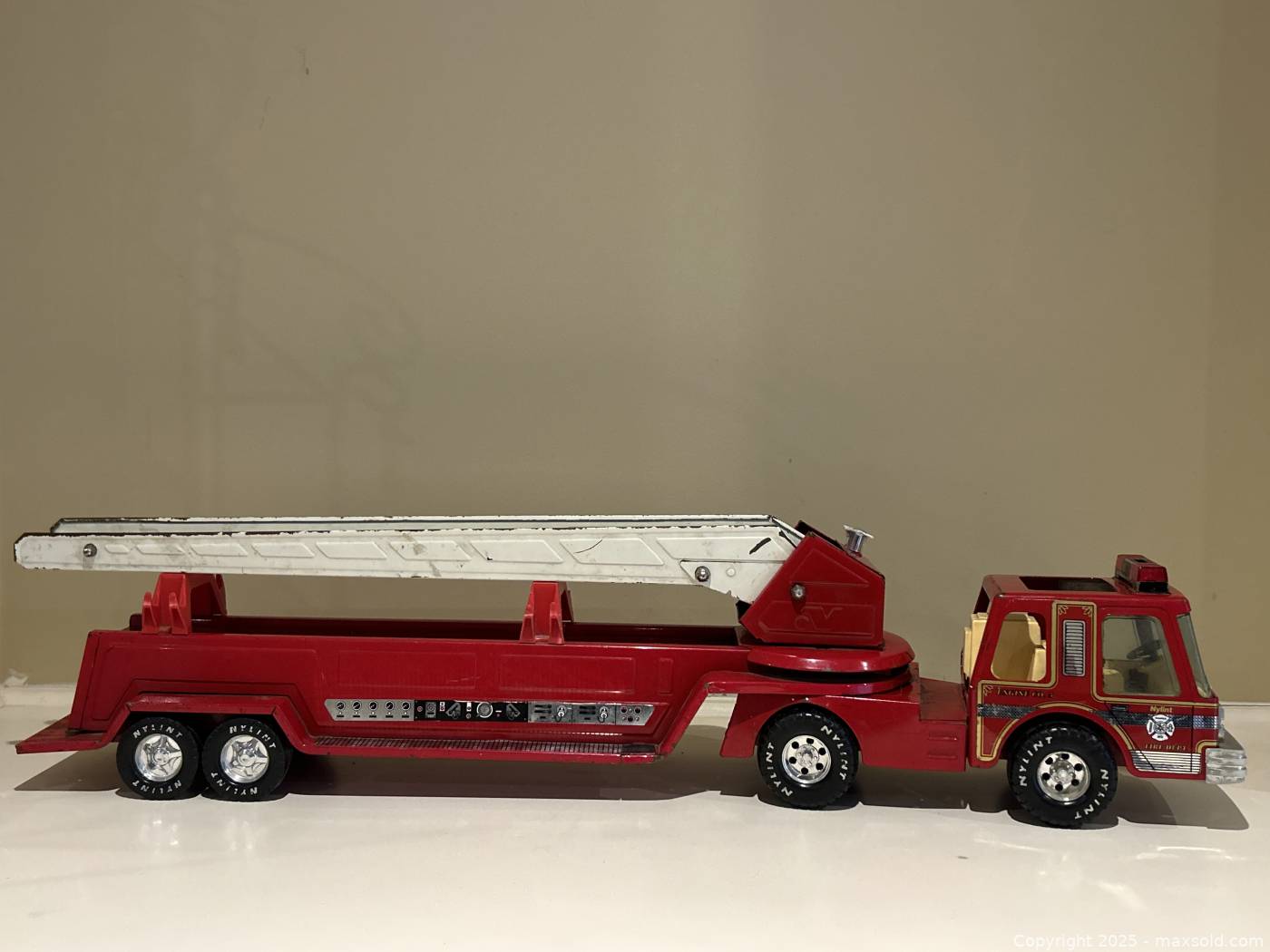Vintage Nylint Aerial Hook-N-Ladder Fire Truck | Maxsold