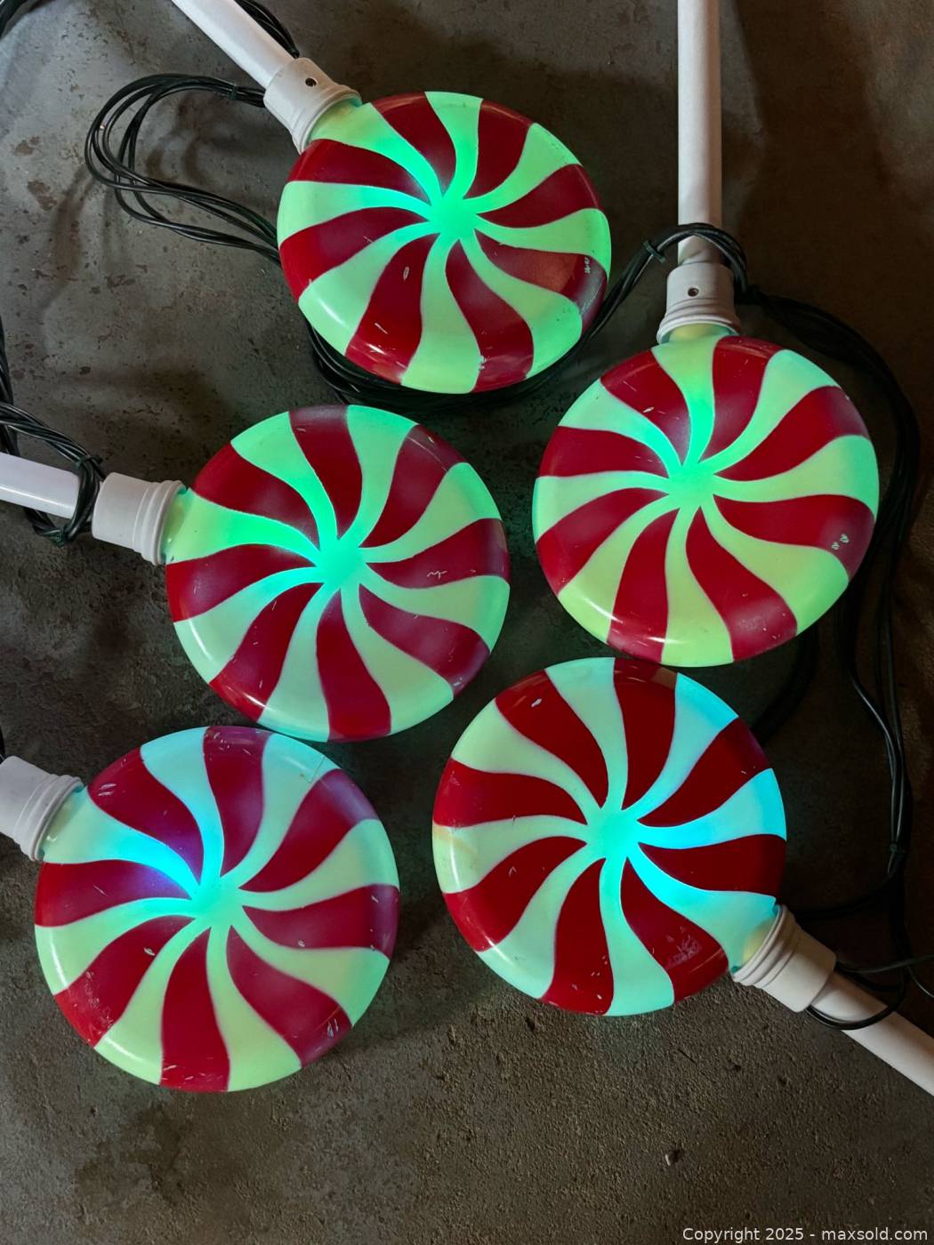 Peppermint pathway stake lights set of 5 | Maxsold