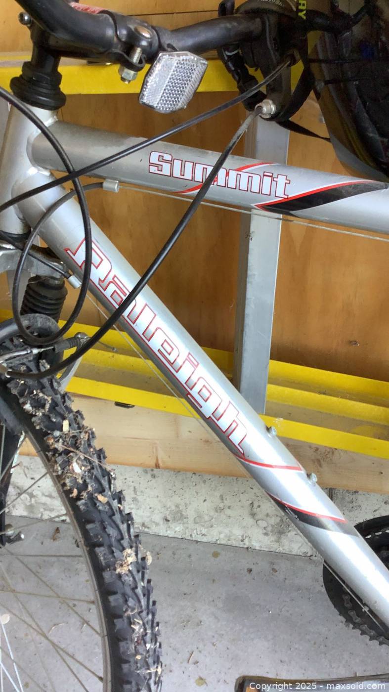 Raleigh Summit 26" 6-Speed Mountain Bike | Maxsold
