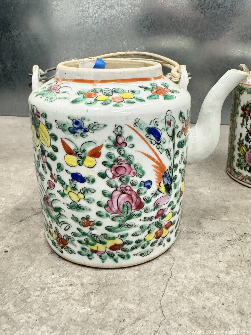 3 Chinese cylindrical porcelain side-spout teapots | Maxsold