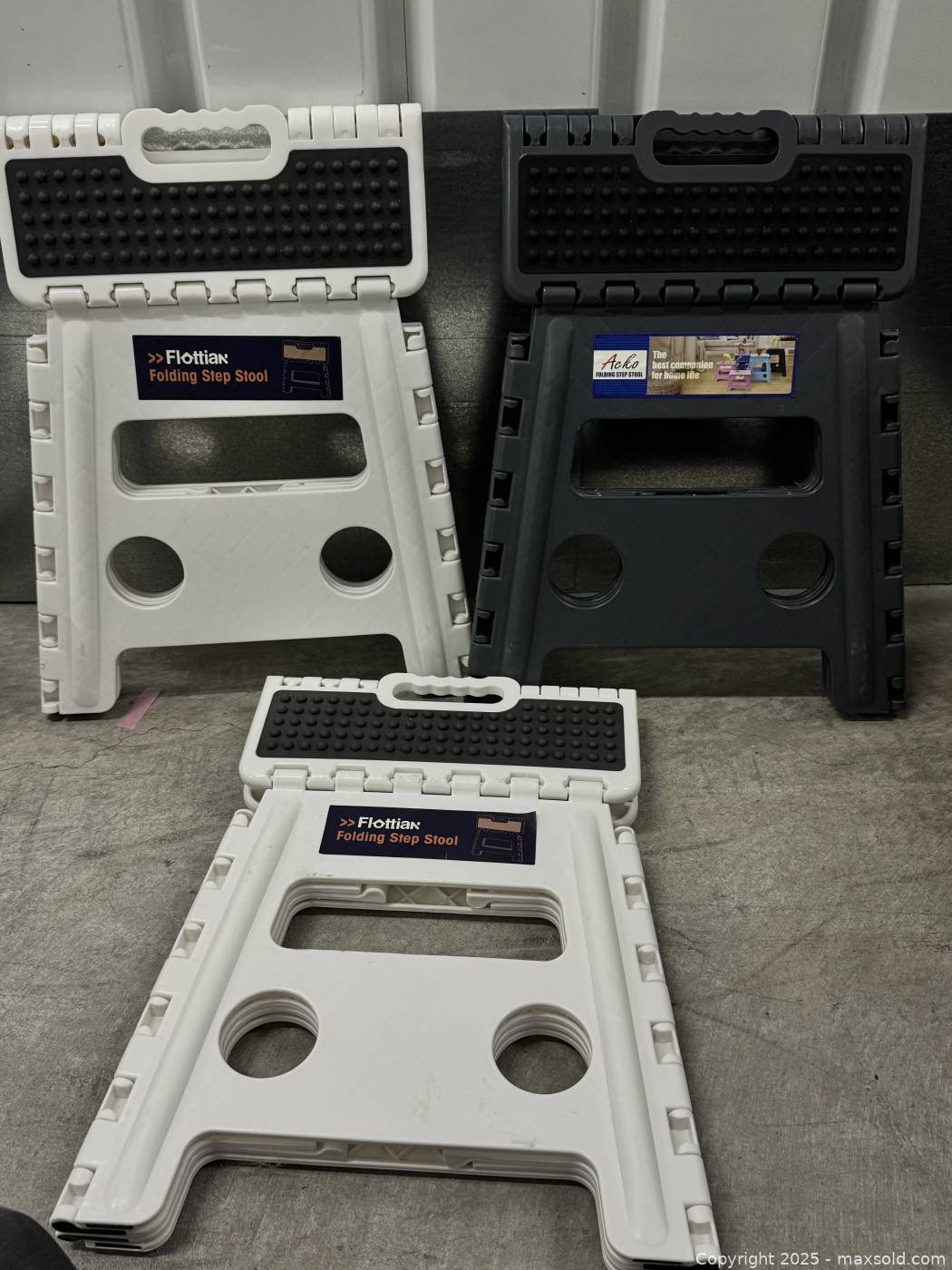 3 Plastic Folding Step Stools, 13 Inch | Maxsold