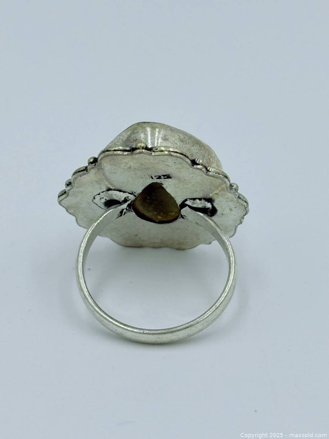 Sterling Silver Shell Ring Size 7.5 | Maxsold