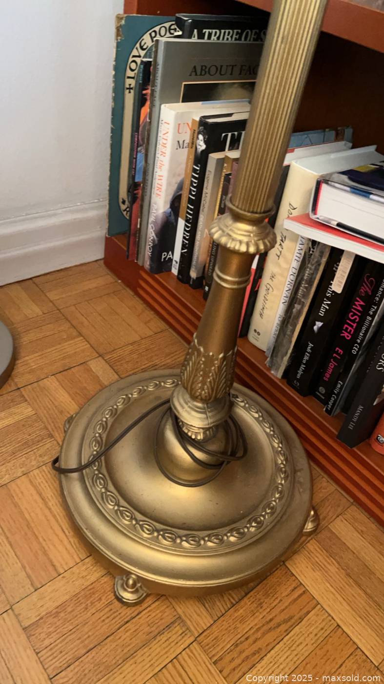 Metal torchiere floor lamp 58 in | Maxsold