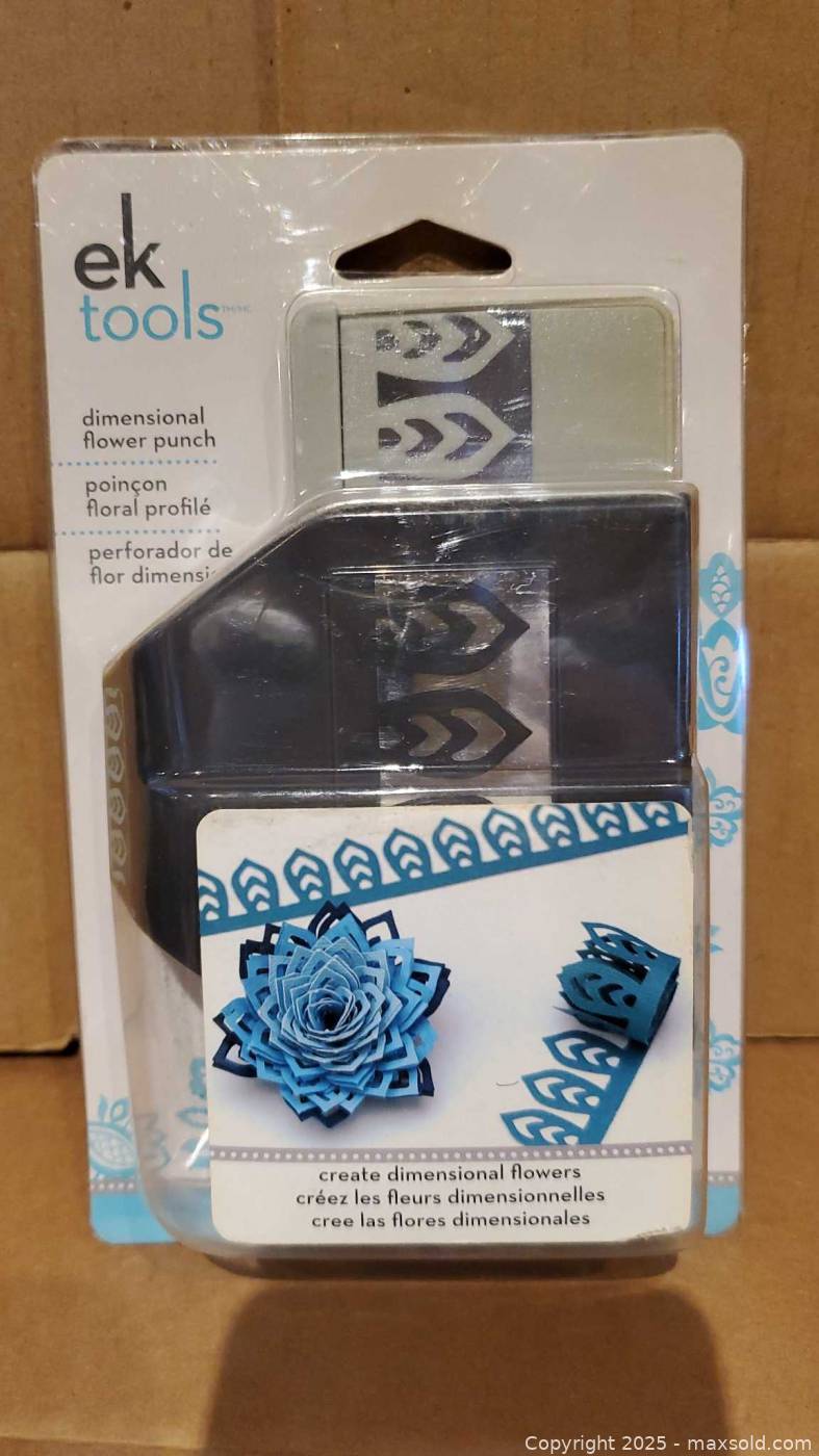 EK Tools Dimensional Flower Punch | Maxsold