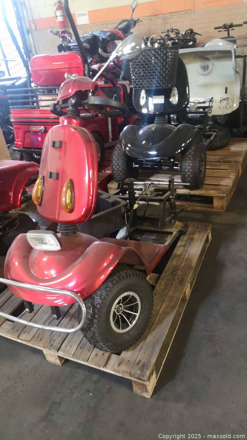 Two Daymak 4-Wheel Mobility Scooter Chassis | Maxsold