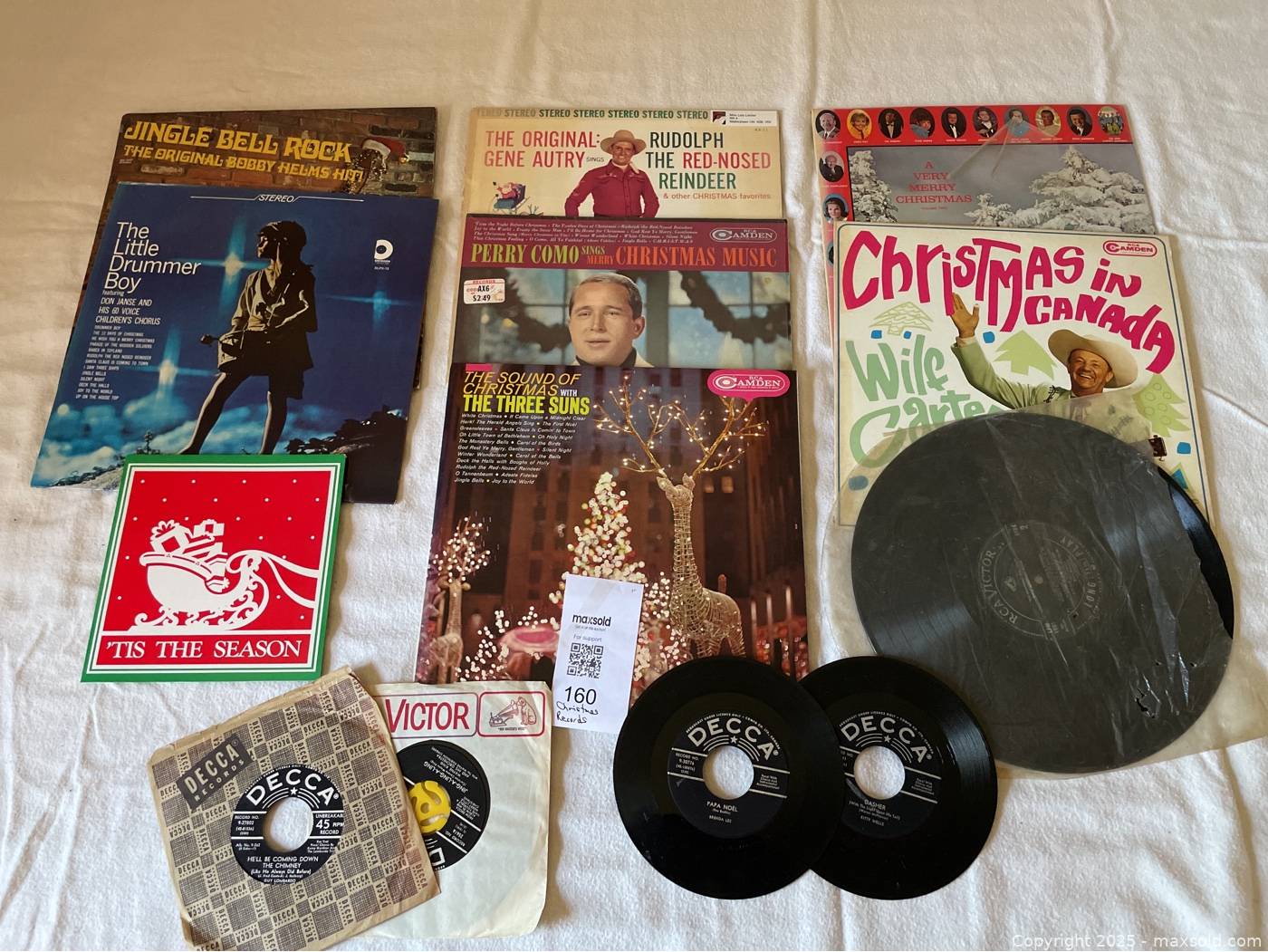 Vintage Christmas vinyl records lot | Maxsold