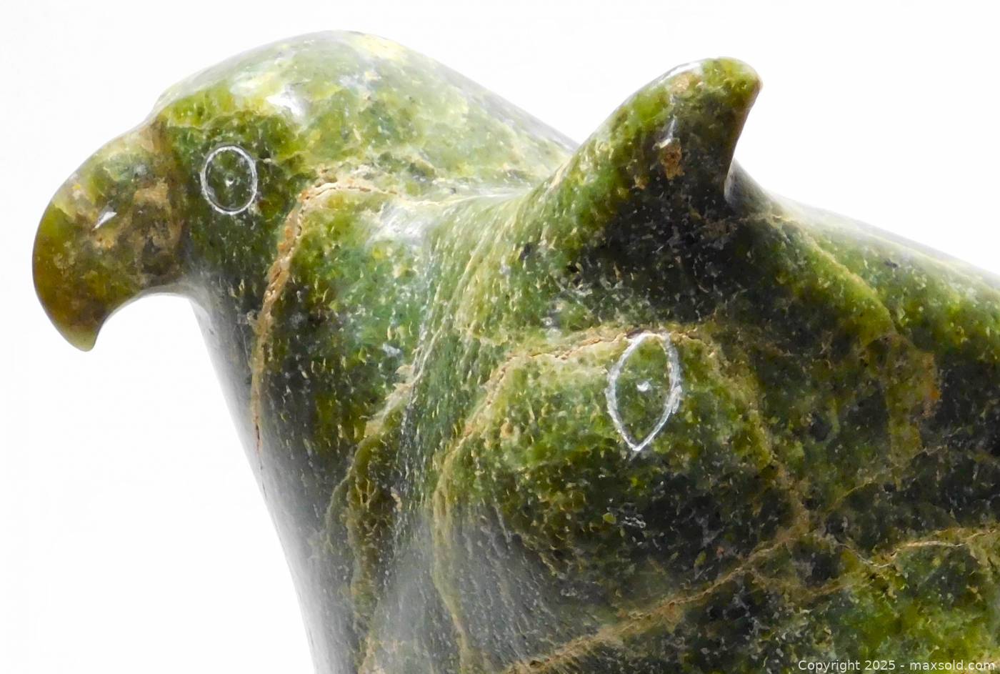 Green serpentine Inuit bird sculpture | Maxsold