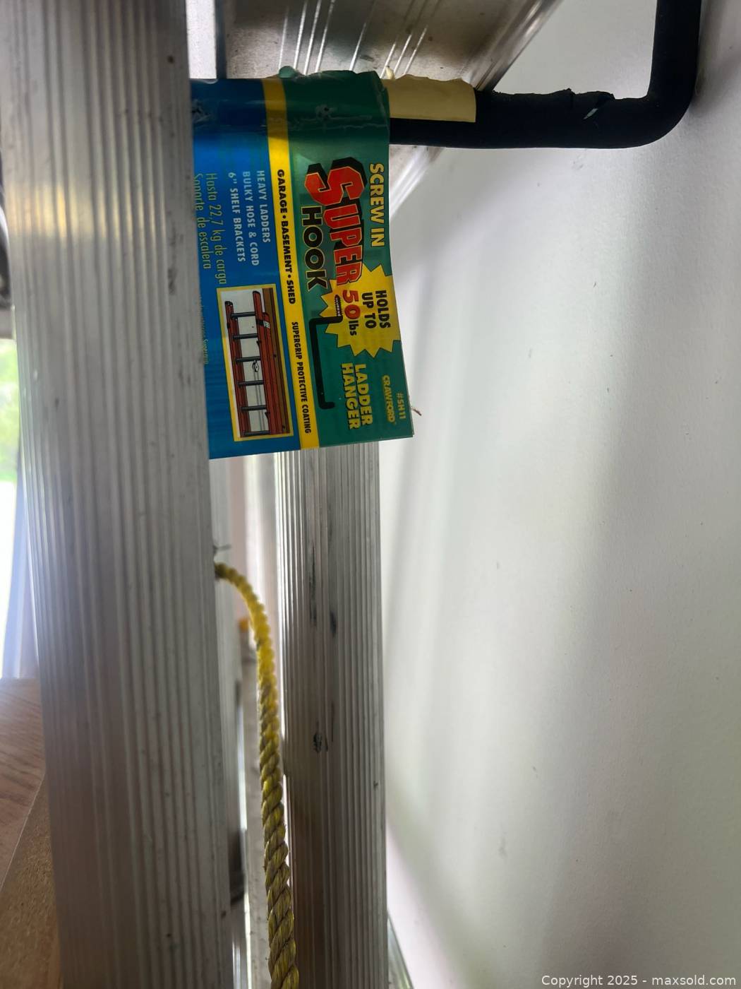 Louisville 32 ft aluminum extension ladder | Maxsold