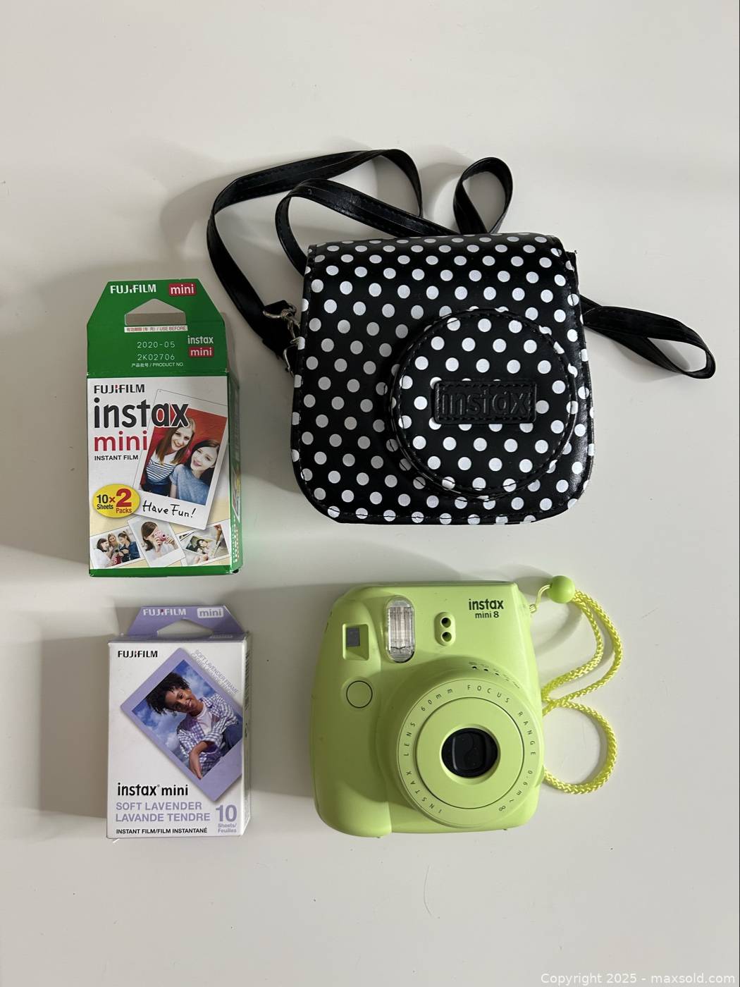 Polaroid Instant Camera, Film & Case 4pcs | Maxsold