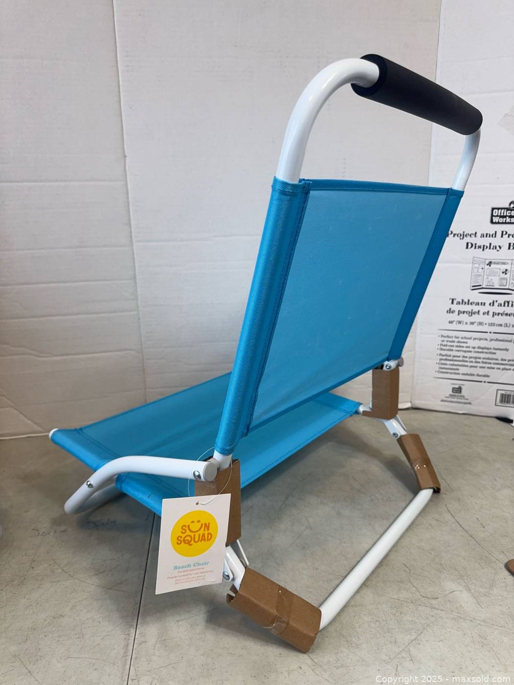 Sun Squad low-profile folding beach chair, blue | Maxsold