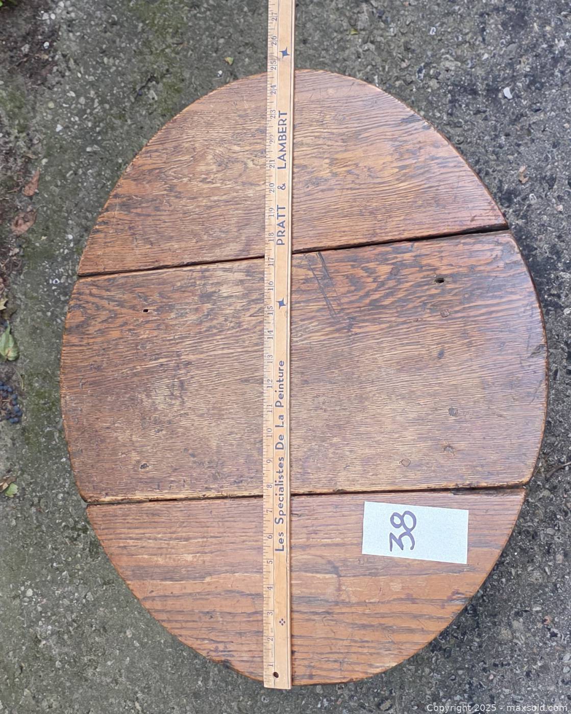 Vintage wooden drop-leaf side table | Maxsold