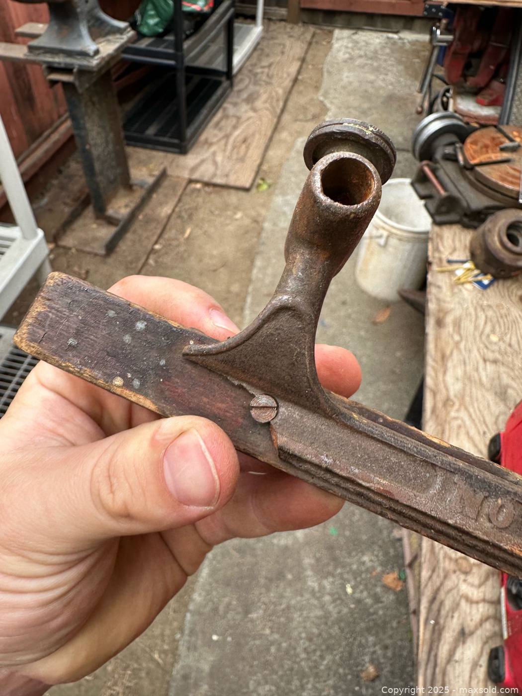 Antique cast iron and rosewood No.2 hand plane fence | Maxsold