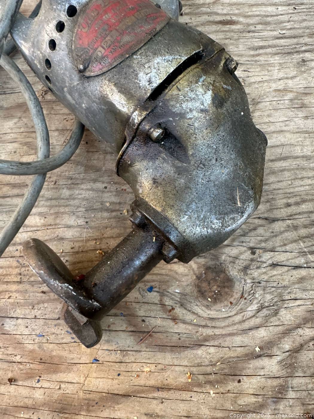 Vintage handheld electric sheet metal shear | Maxsold