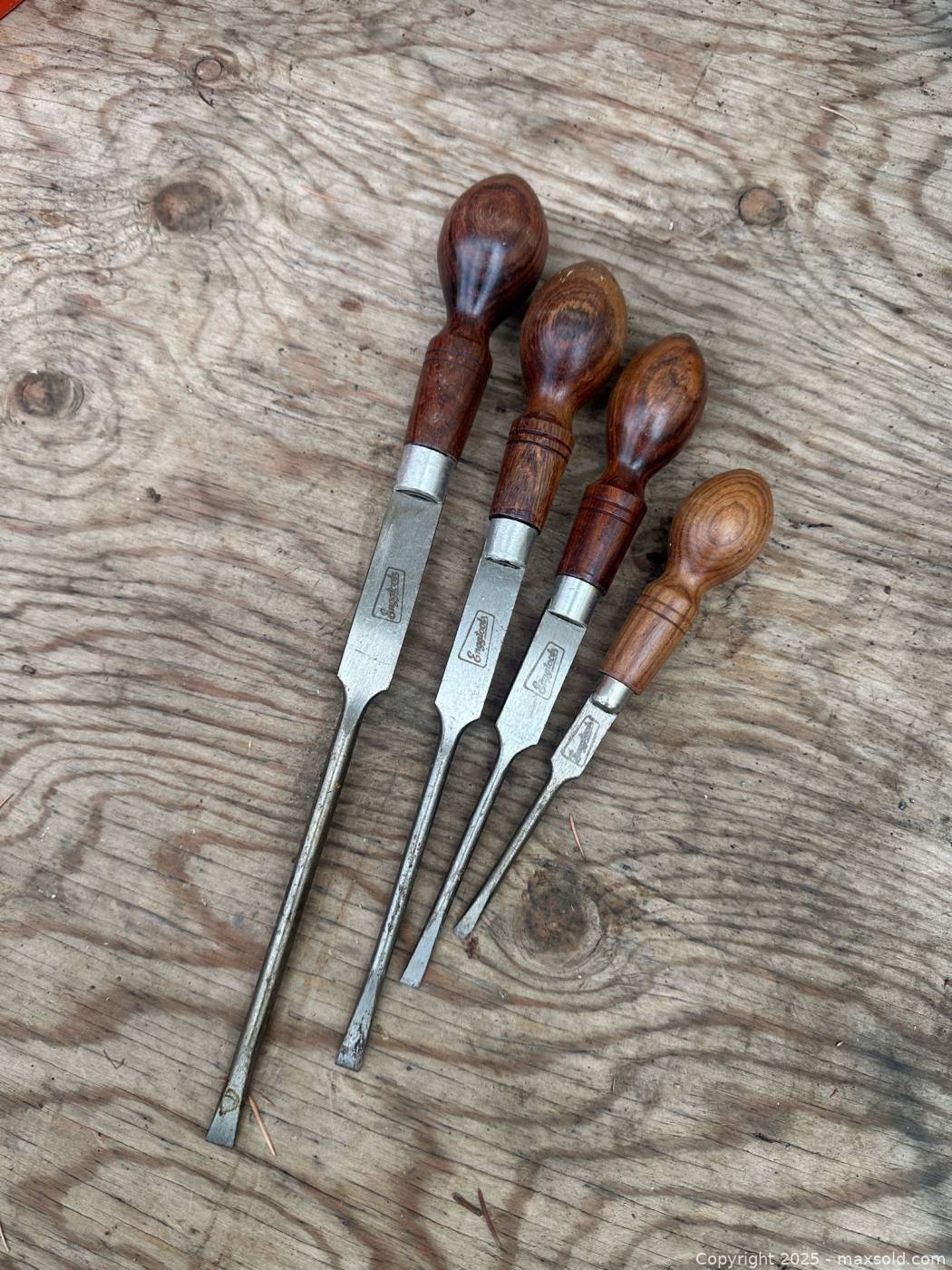 Set of 4 English rosewood handle turn screwdrivers | Maxsold