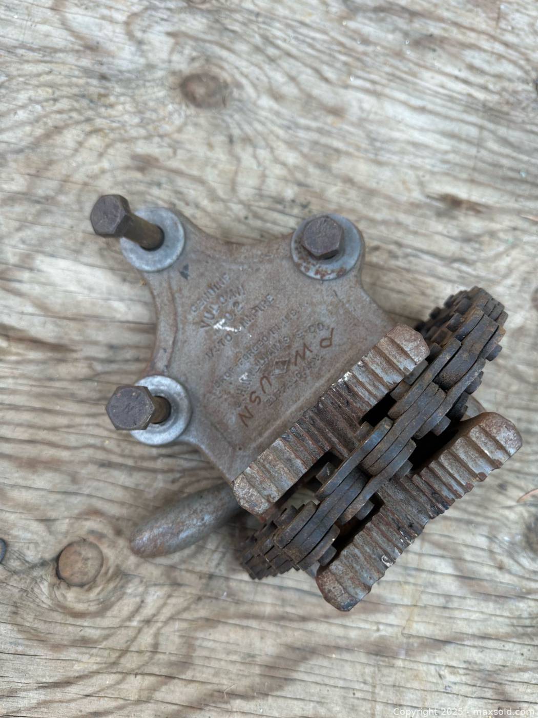 Vulcan No. 2 chain pipe vise | Maxsold