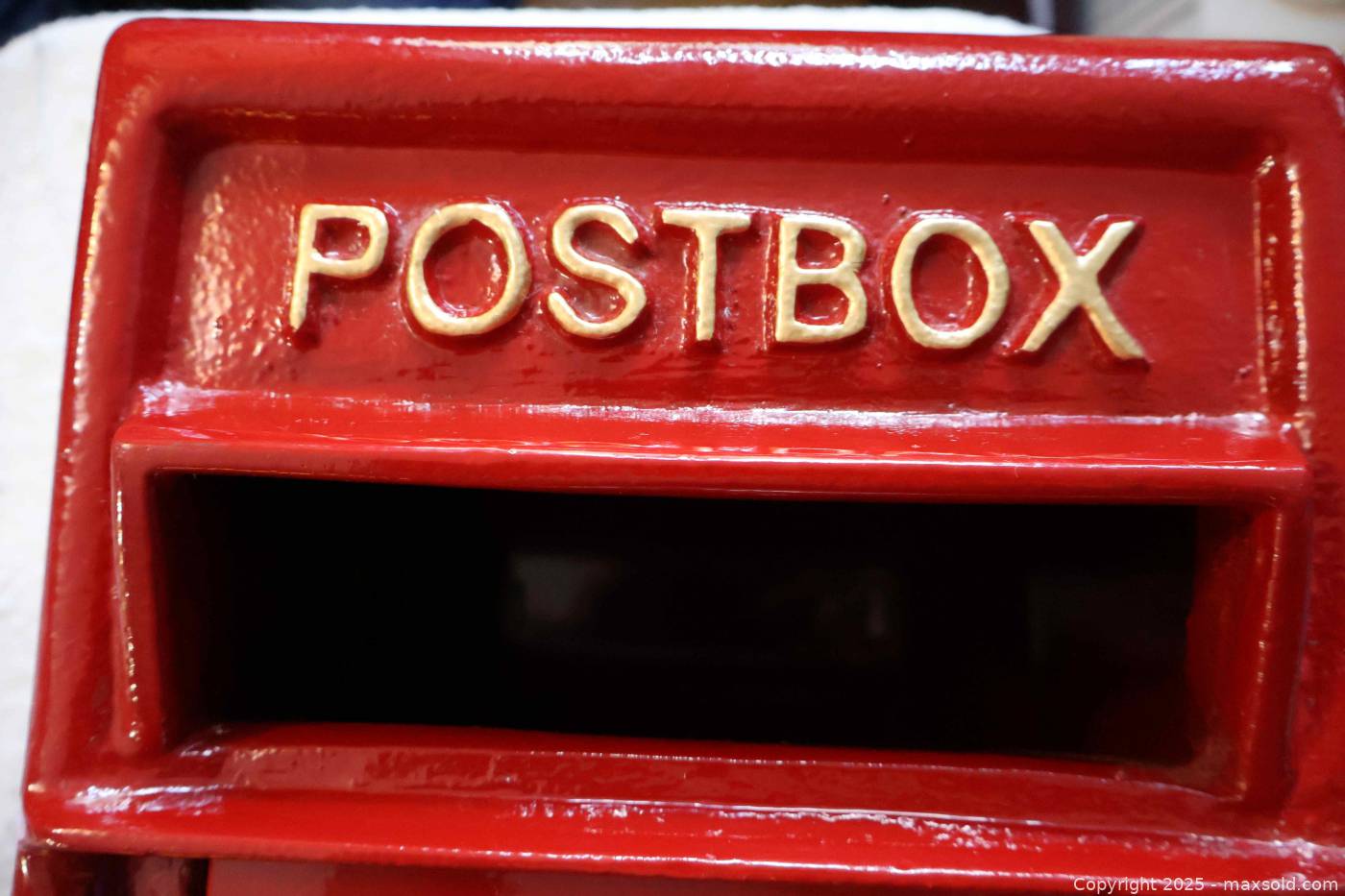 Red cast iron post box with key | Maxsold